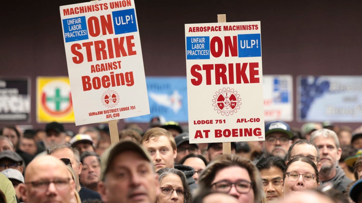 Boeing machinists reject new labor contract, extending more than 5-week ...