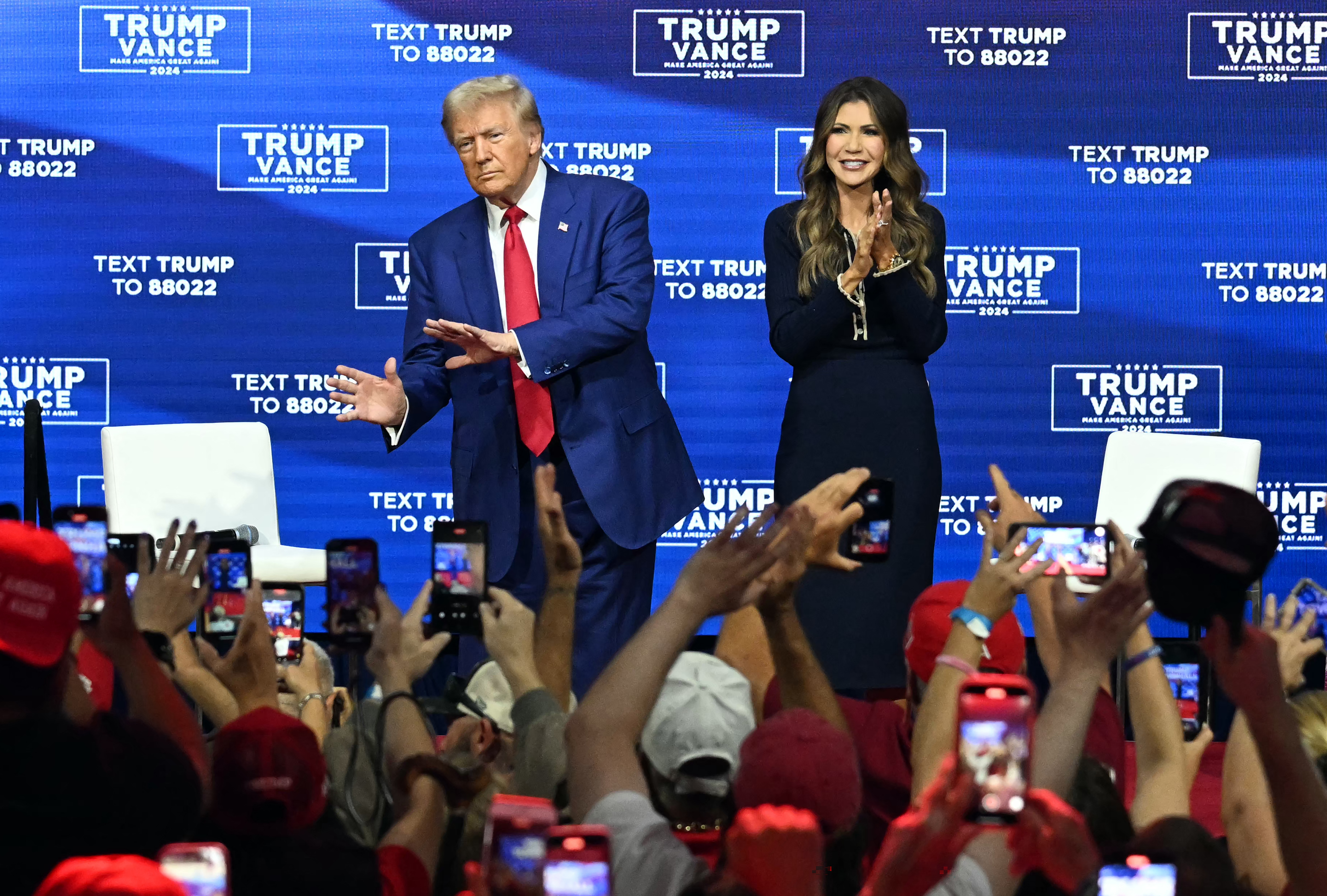 Trump’s Pennsylvania town hall becomes impromptu concert – NBC New York