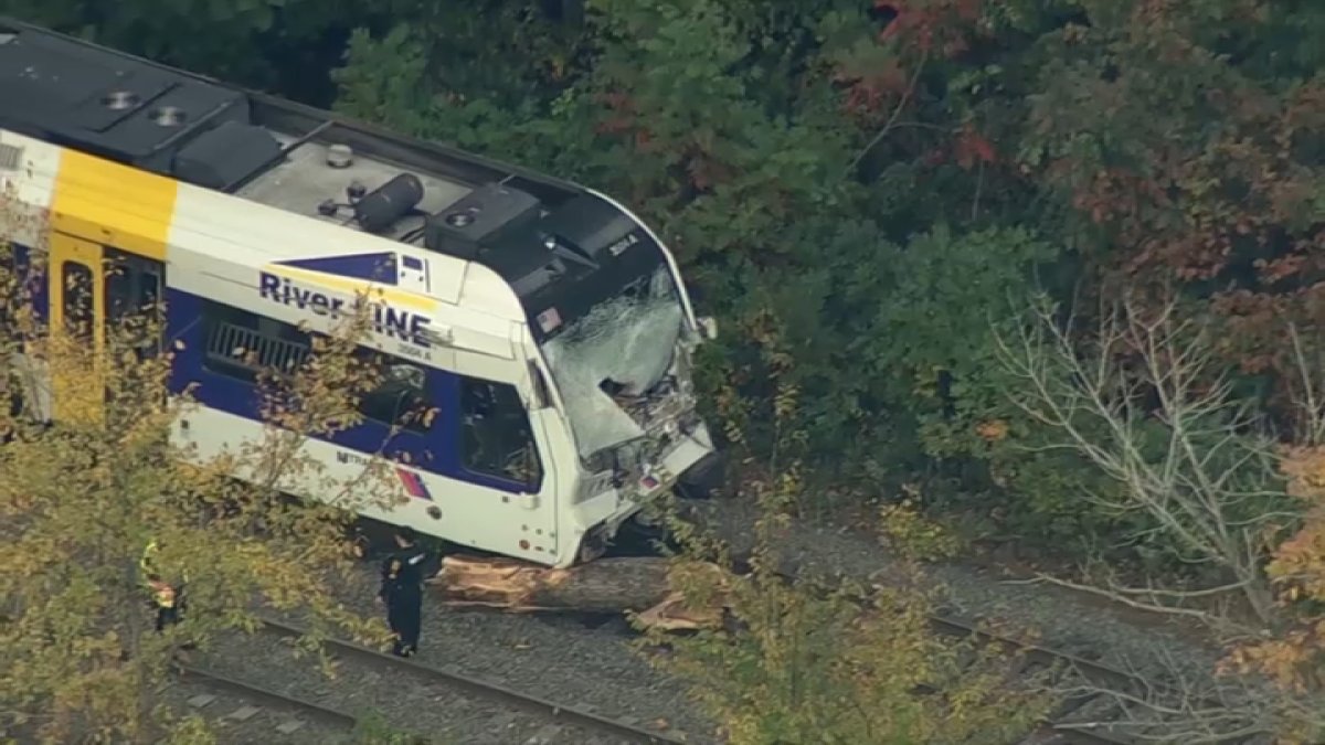1 killed, more than 20 hurt as NJ River Line train hits tree – NBC New York