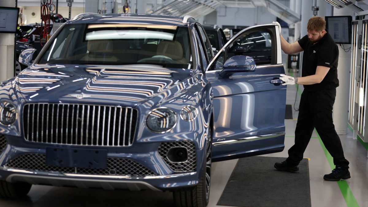 Bentley Motors further delays all-EV plan amid weak demand as it ...