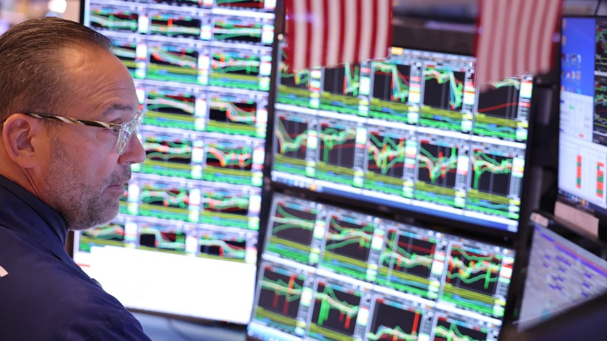 Dow closes nearly 300 points higher to begin November as investors ...