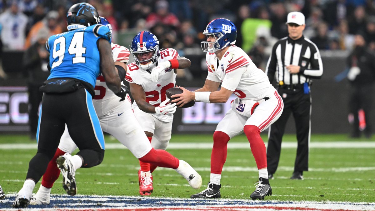 Referee says penalty in German during Giants-Panthers game – NBC New York