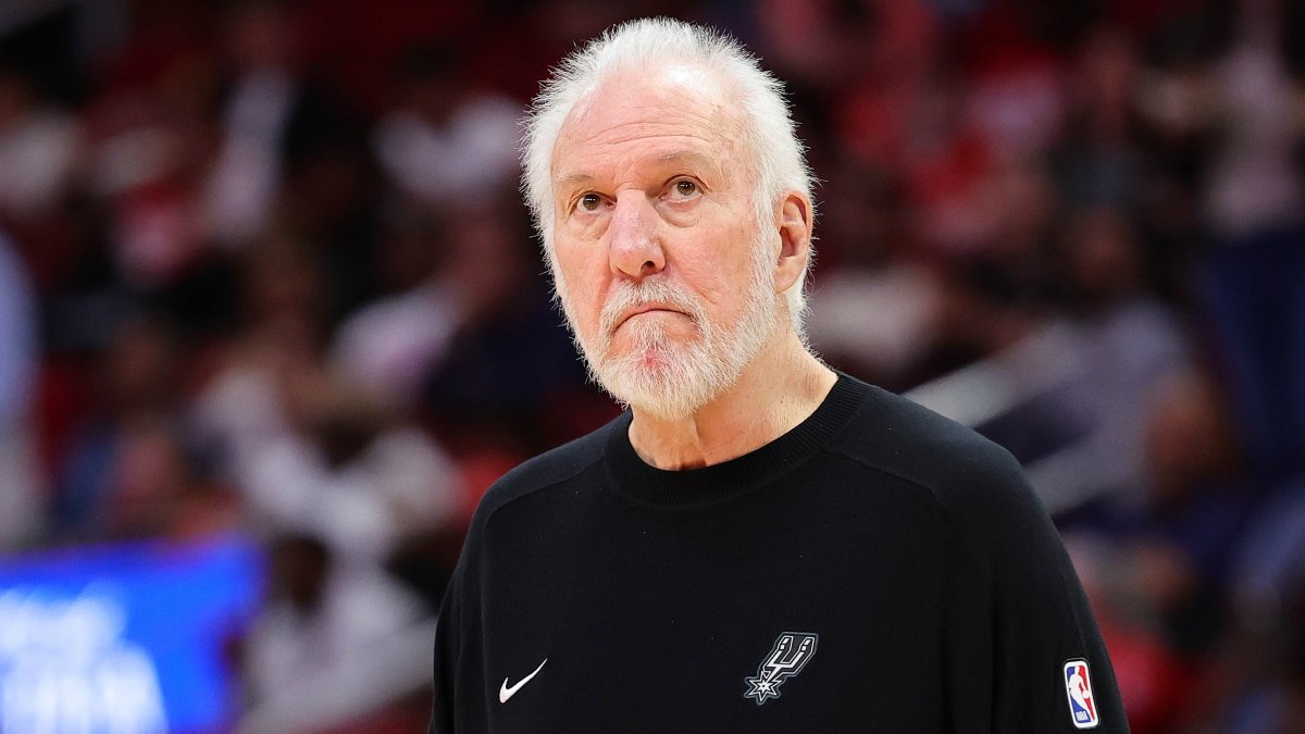 Spurs coach Gregg Popovich suffered mild stroke, team says – NBC New York