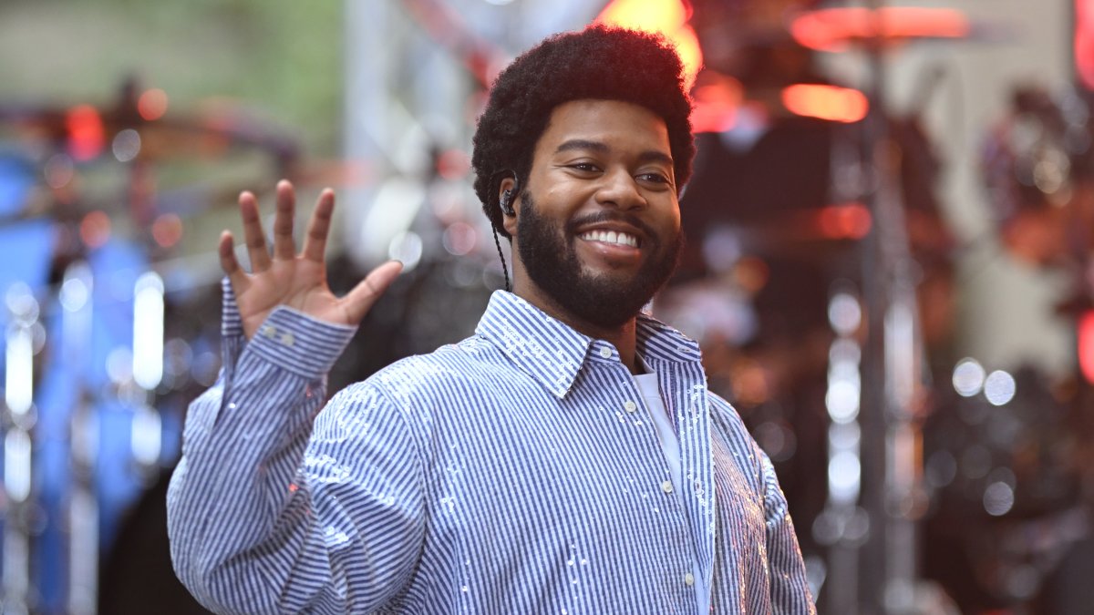Singer Khalid Comes Out As Gay After He Was Outed Nbc New York