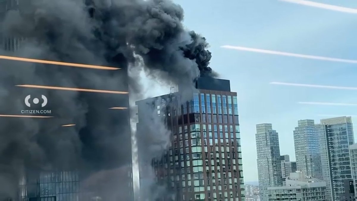 Hudson Yards rooftop fire sends plumes of dark smoke into NYC skyline ...