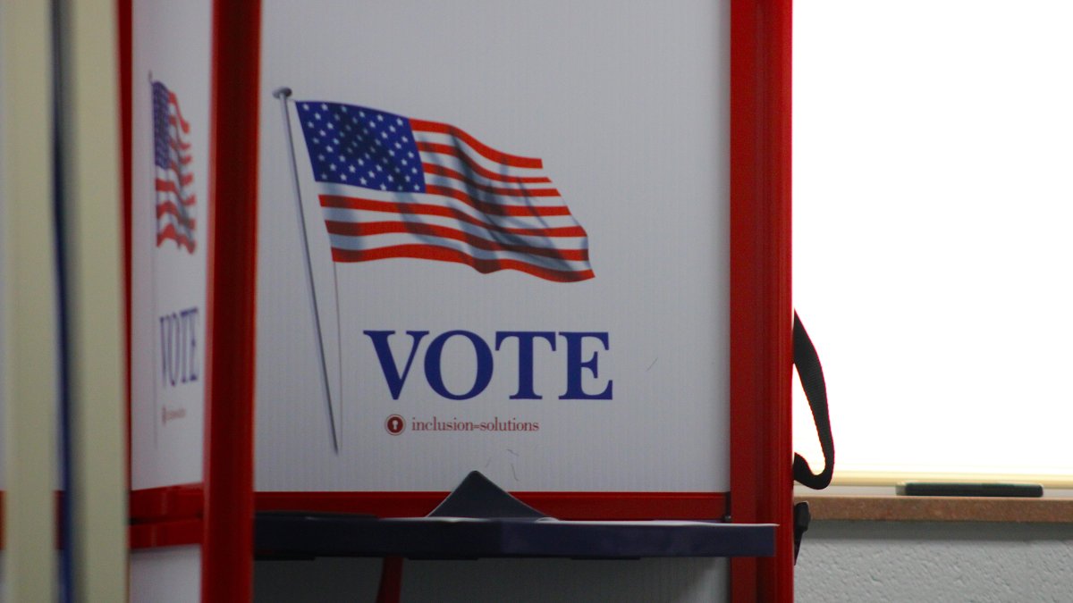 Can you register to vote at the polls? What to know – NBC New York