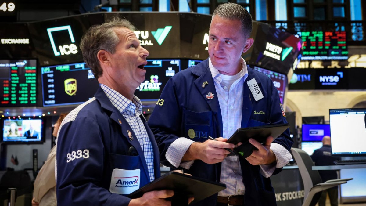 S&P 500 posts 23% gain for 2024 as stocks close slightly lower in final ...