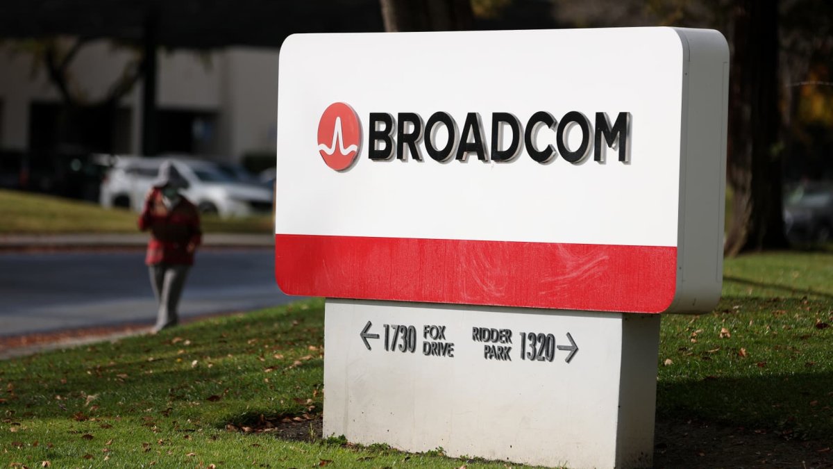 Broadcom stock closes up 24%, pushing company past $1 trillion market ...