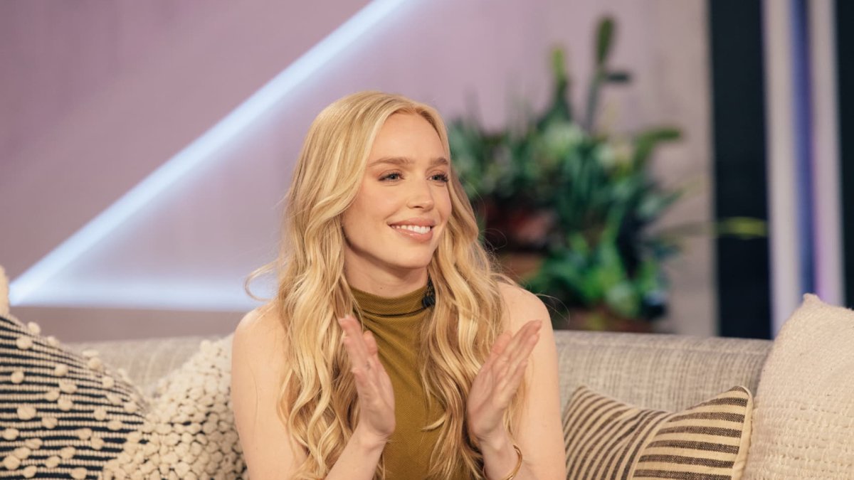 ‘Call Her Daddy’ host Alex Cooper bought her parents a house this year – NBC New York