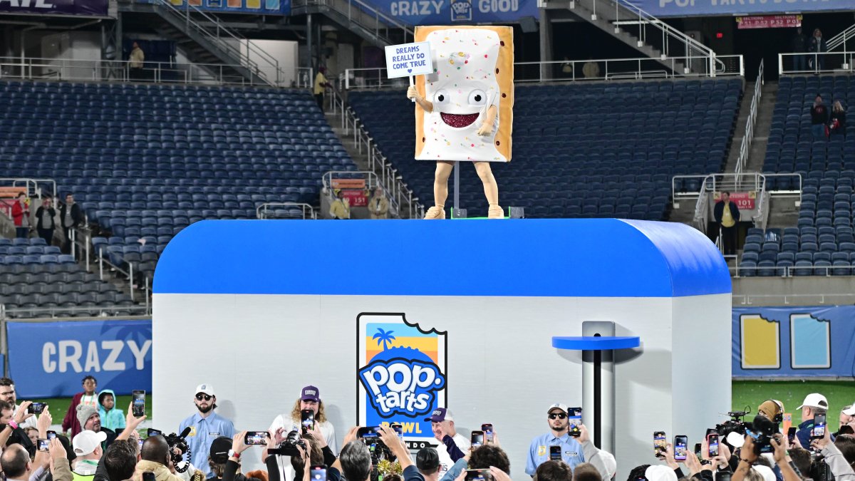 Pop-Tarts Bowl unveils new trophy with working toaster for 2024 – NBC ...