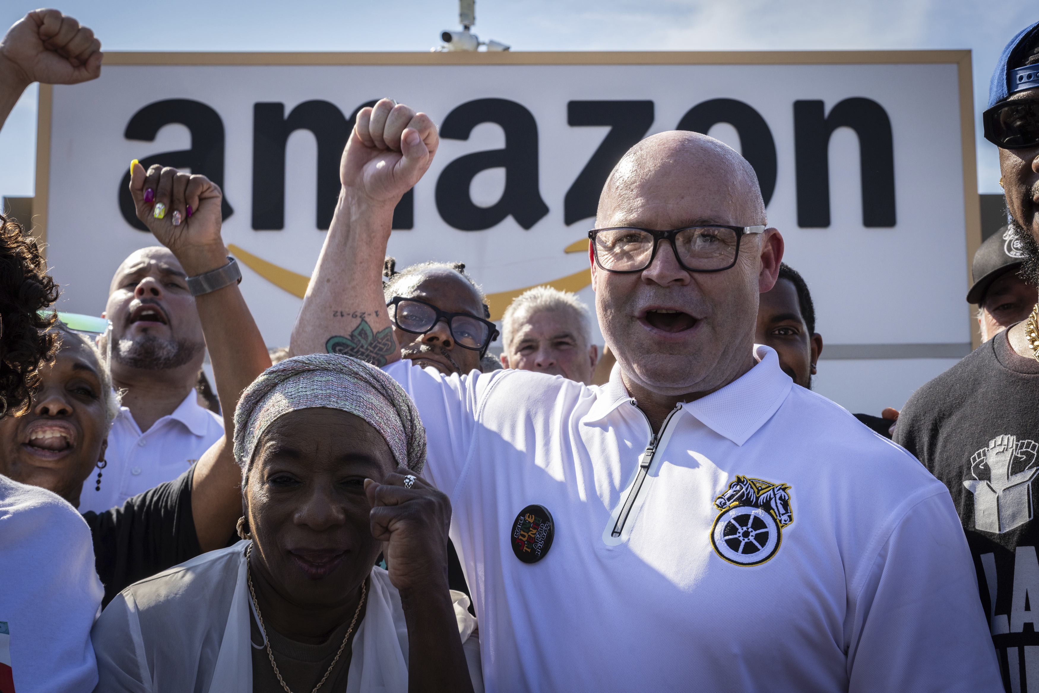 Amazon workers strike at multiple facilities as Teamsters seek deal ...