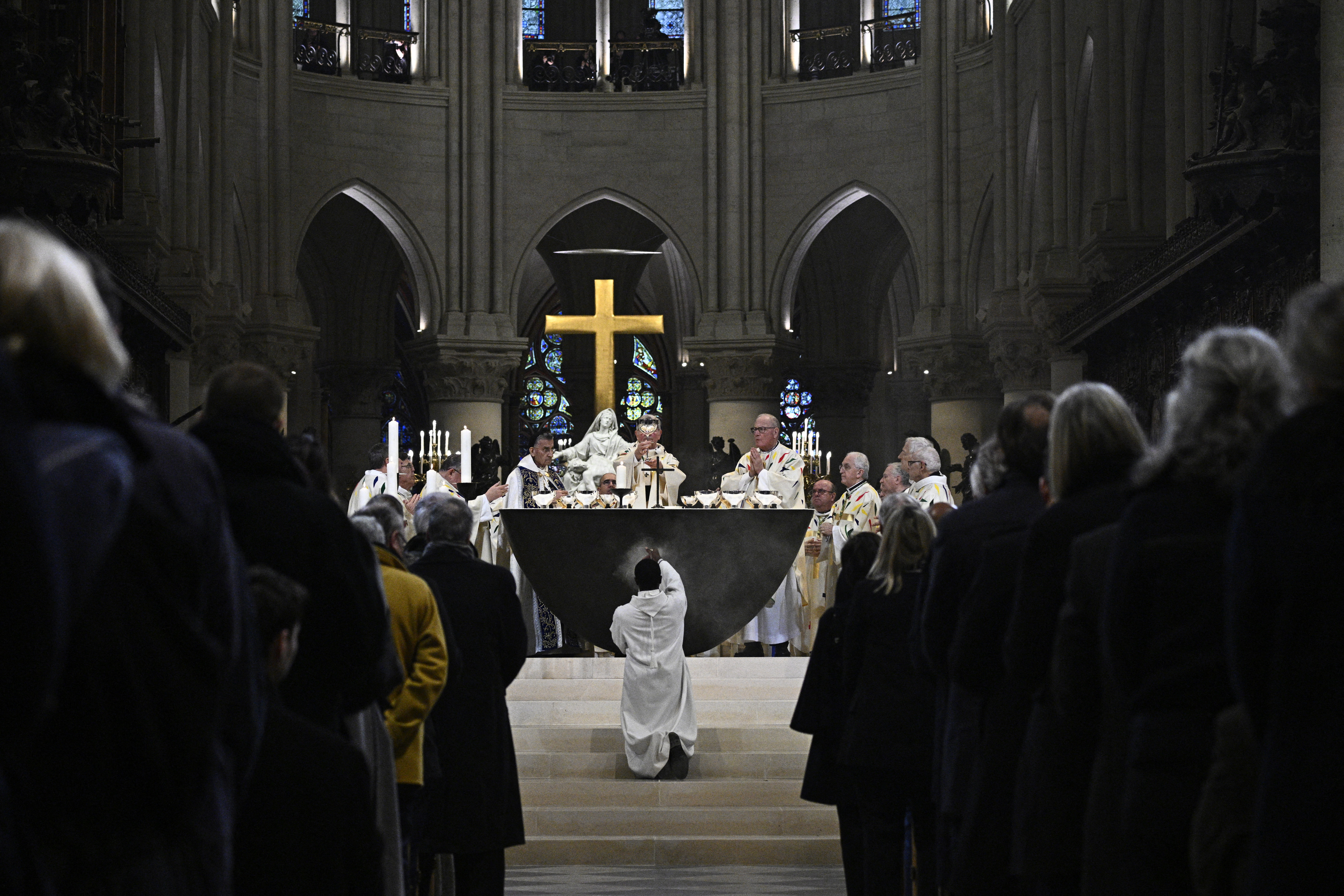 Paris’ Notre Dame celebrates first Sunday Mass since fire five years ...