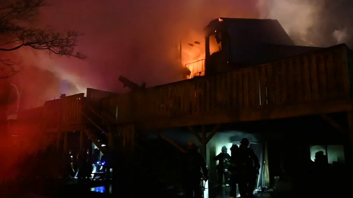 Long Island fire in Jericho destroys complex – NBC New York