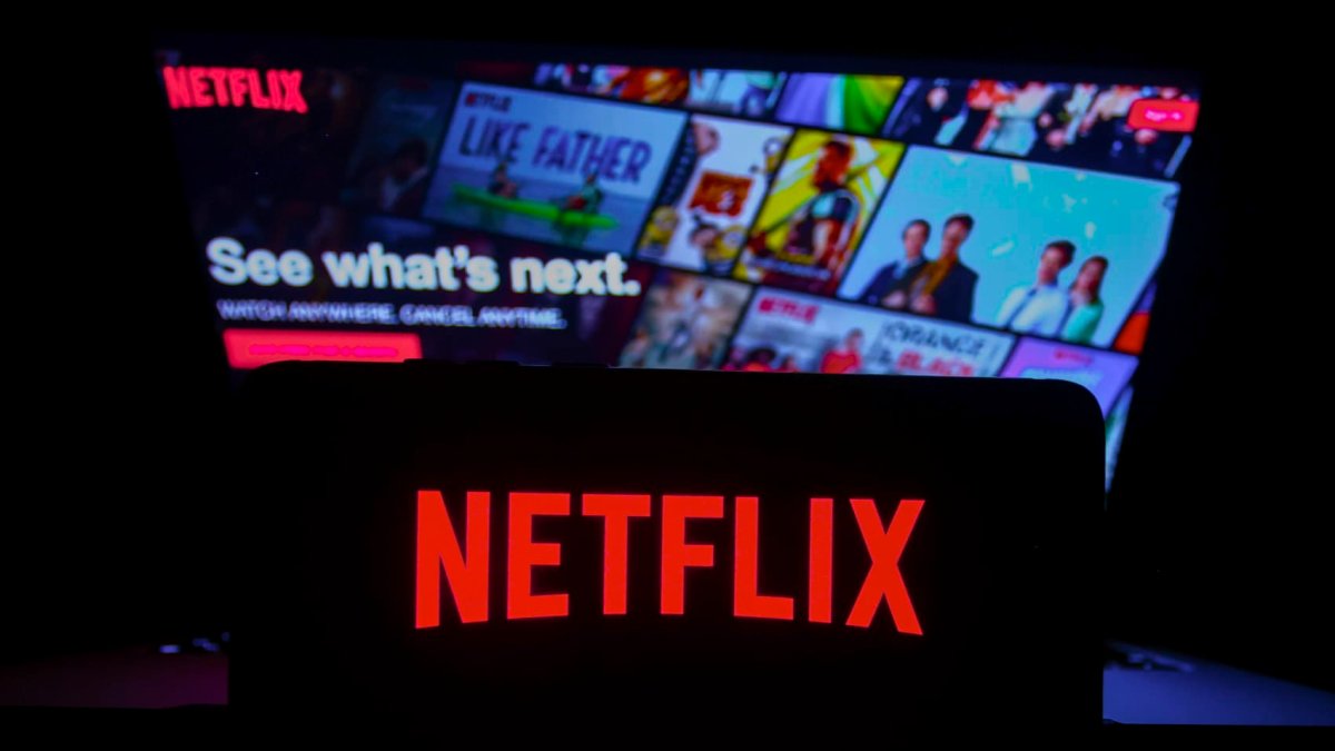 Netflix shares soar as company reports surging revenue, tops 300 ...