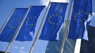 Europe markets close higher after ECB rate cut; Stoxx 600 hits new ...