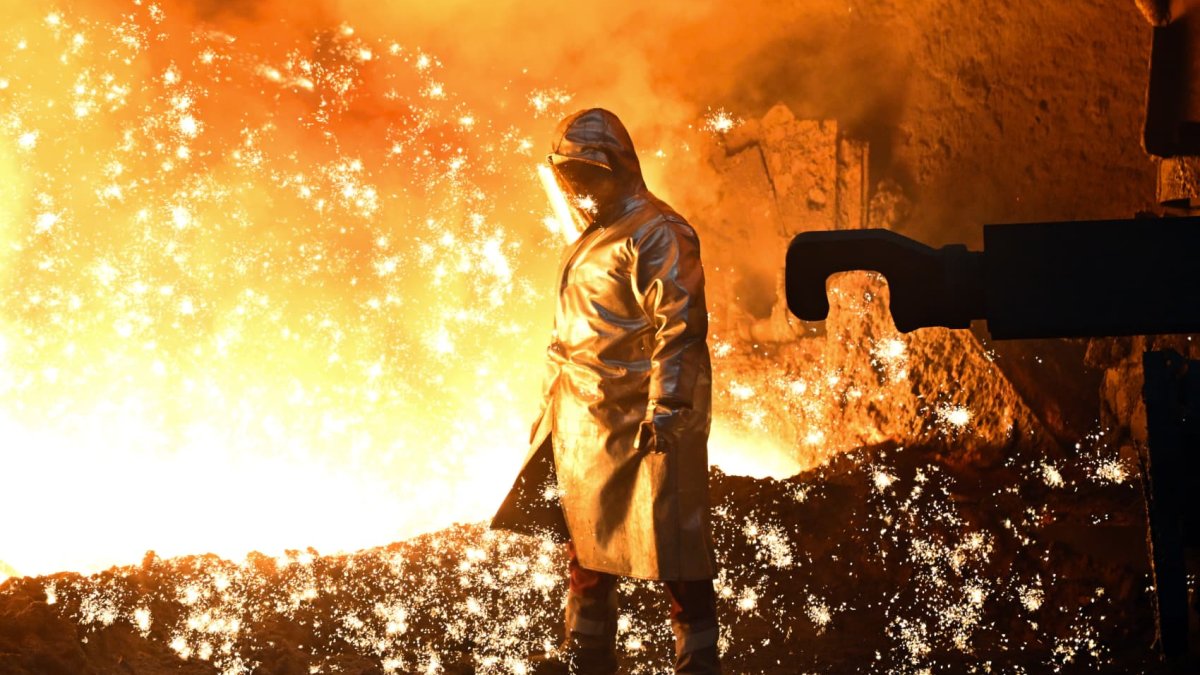 European markets close lower as euro zone economic sentiment declines ...