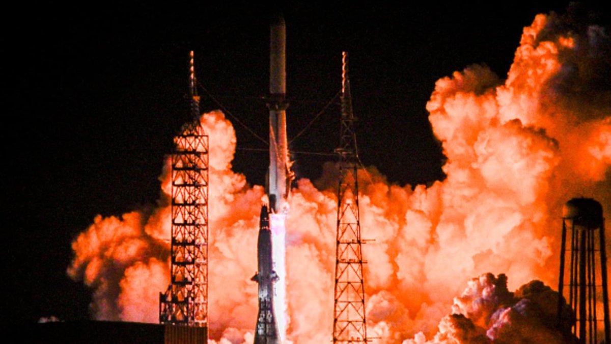 Blue Origin’s first New Glenn rocket reaches orbit, misses booster landing – NBC New York