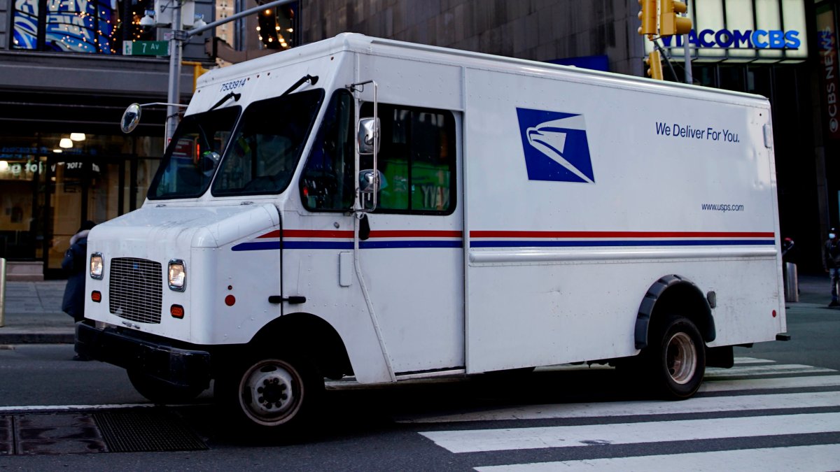 Former USPS sorting clerk admits to theft of sports memorabilia – NBC ...