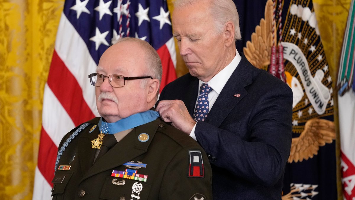 Biden awards Medal of Honor to Korean and Vietnam War veterans – NBC New York