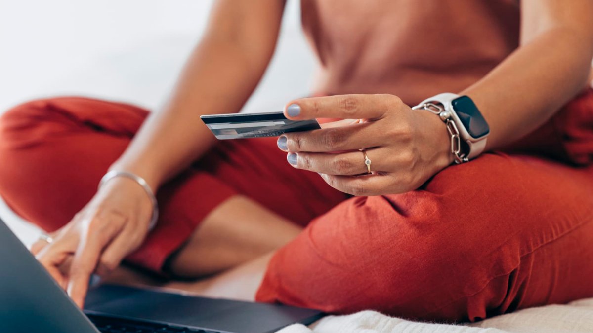 A new bill would cap credit card interest rates at 10%. Here’s what ...