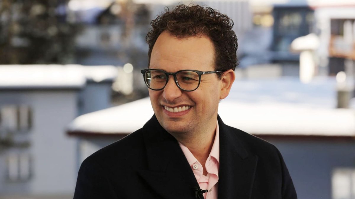 Anthropic closes in on $3.5 billion funding round as investor interest ... Anthropic closes in on $3.5 billion funding round as investor interest ...
