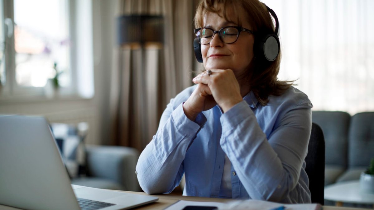 3 subtle signs you need time off from work, says psychologist—and how ...