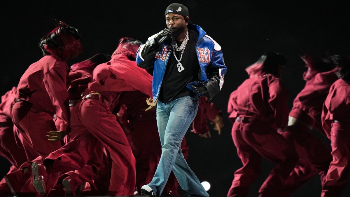 Kendrick Lamar’s flare jeans have a surprisingly hefty price tag – NBC ...
