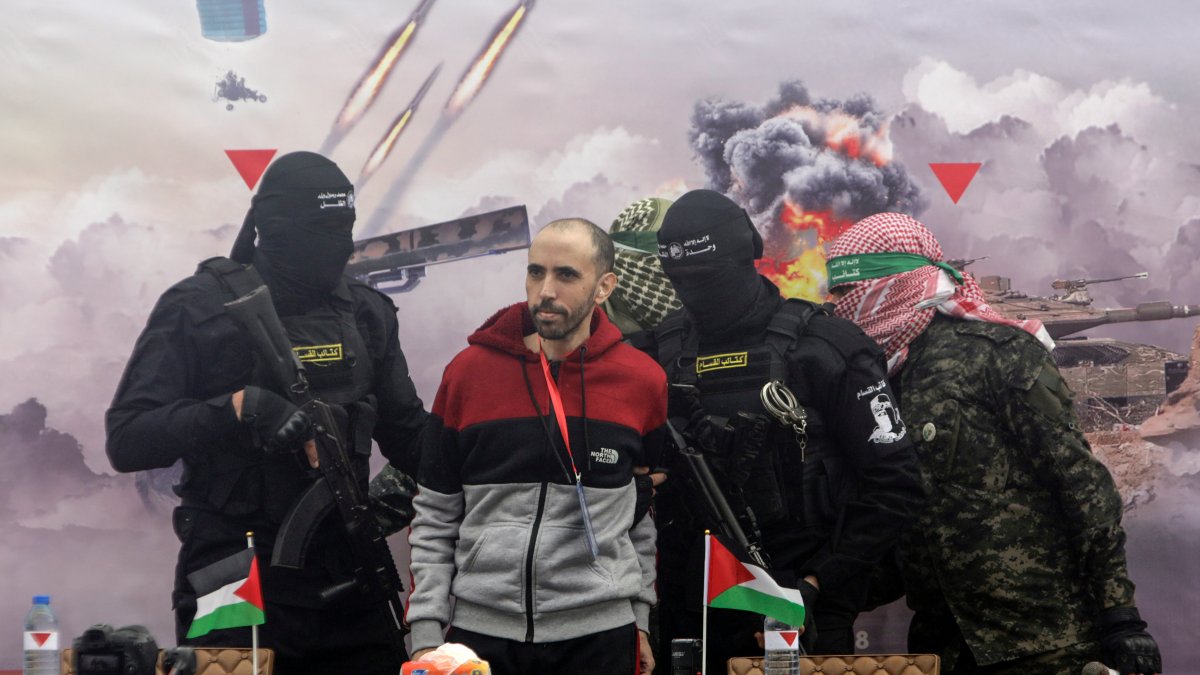 Israel delays Palestinian prisoners’ release until guarantees on more ...