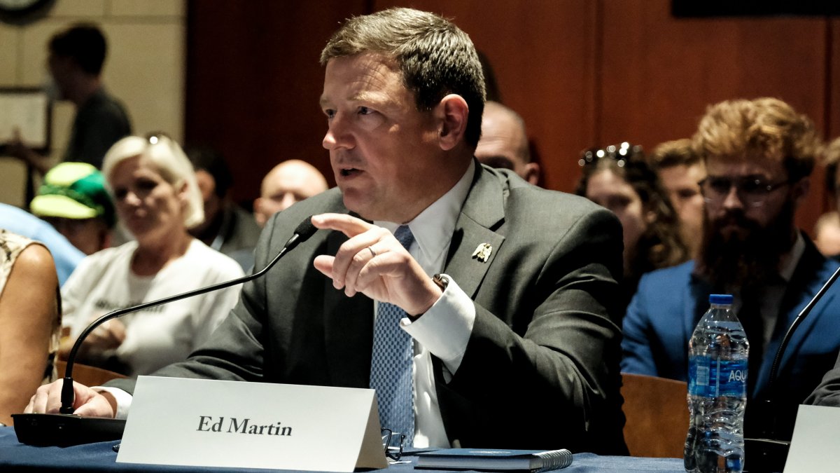 Federal prosecutor resigns over Trump appointee’s bank freeze order ...