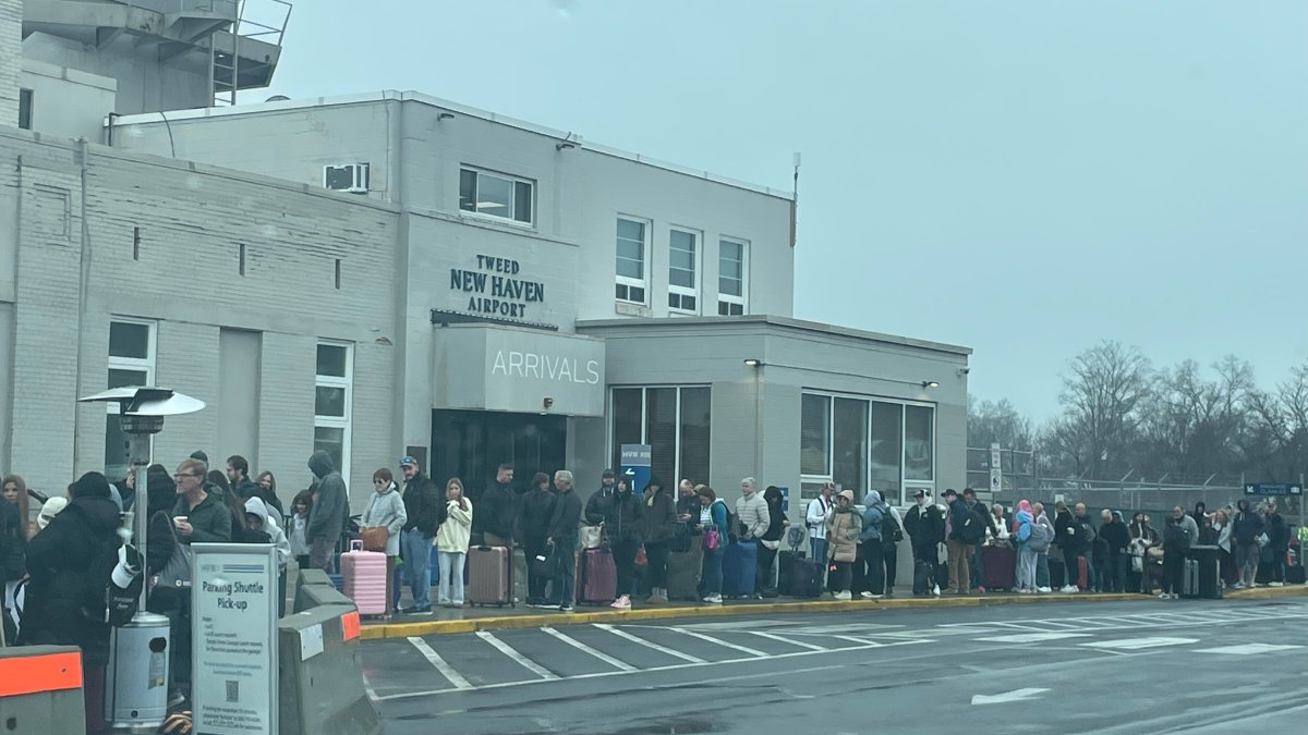 Airline passenger in Connecticut arrested after making comment about ...