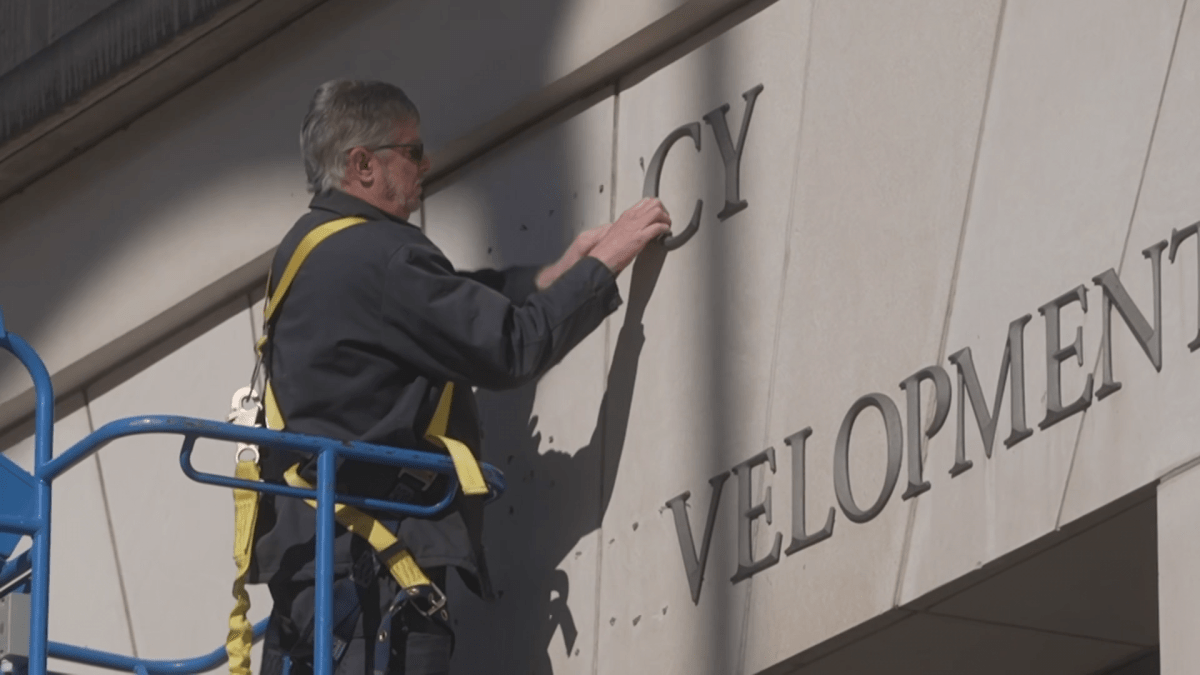 Crews remove USAID letters off of former DC headquarters – NBC New York