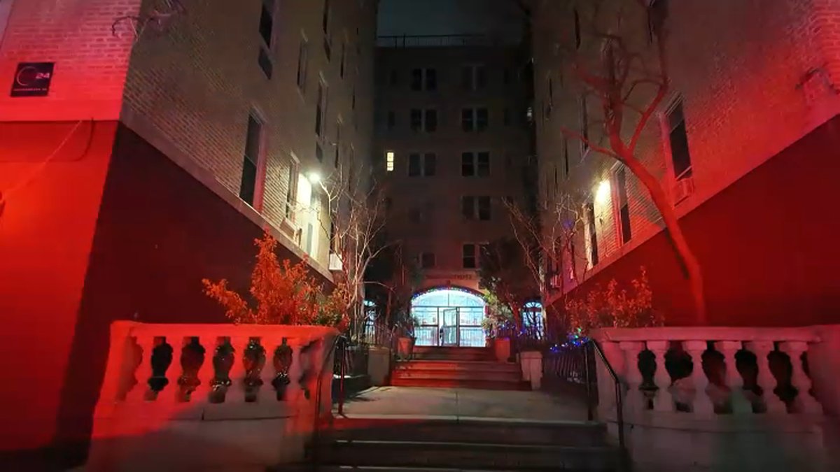 NYC news: 4 hurt in Washington Heights building fire – NBC New York