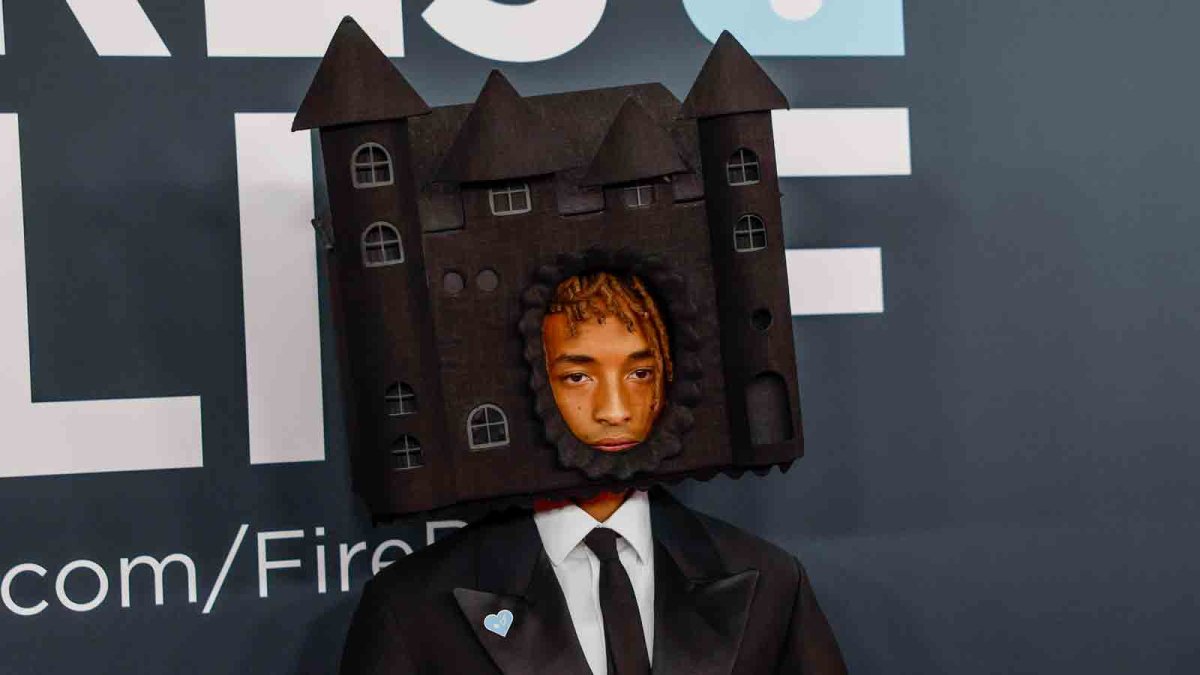 Jaden Smith arrives at Grammys wearing a house on his head – NBC New York