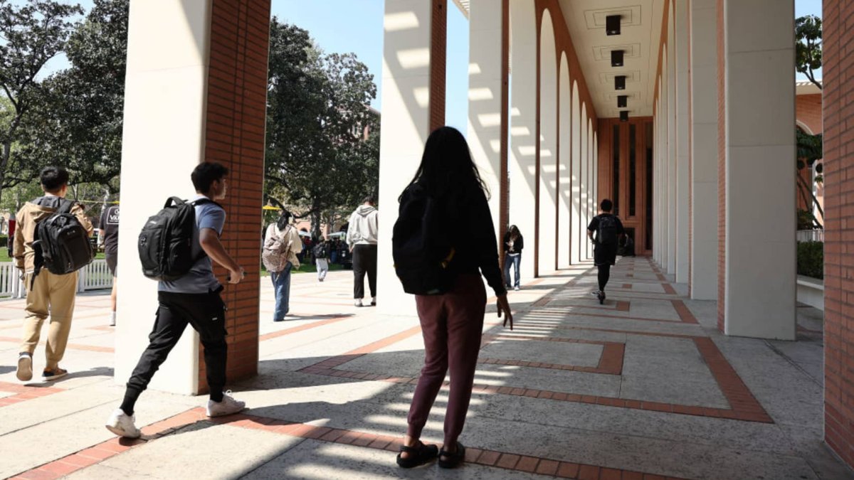 Over 9 million student loan borrowers past due after bills restarted ...