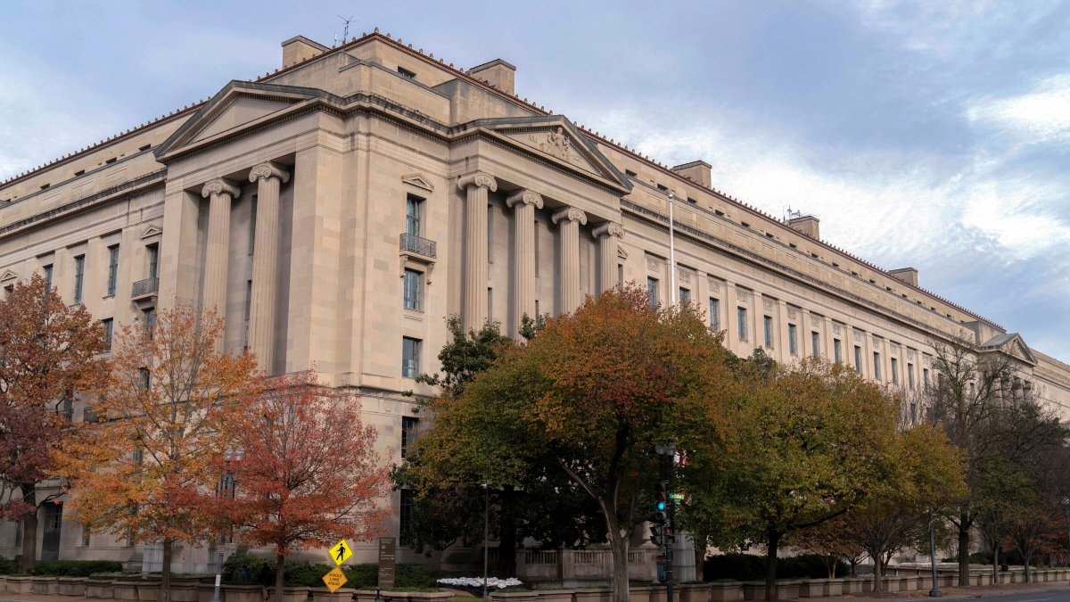FBI and DOJ headquarters among federal buildings listed for potential ...