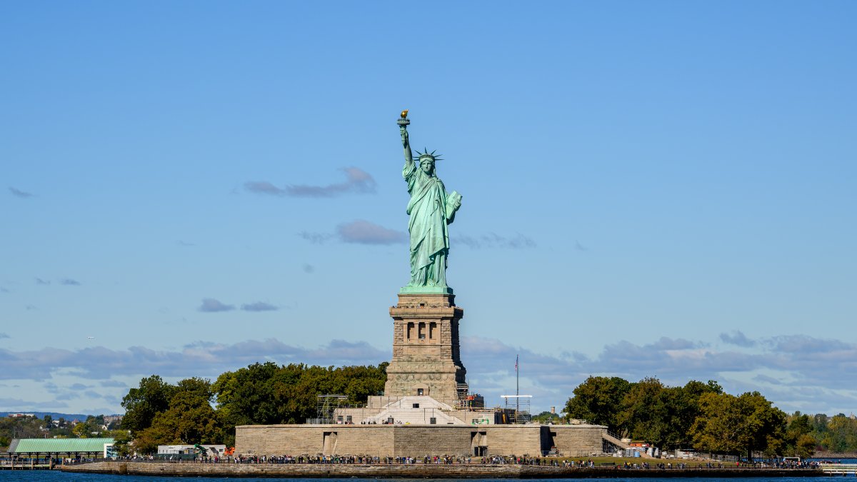 Statue of Liberty fight: France politician calls for return of monument ...