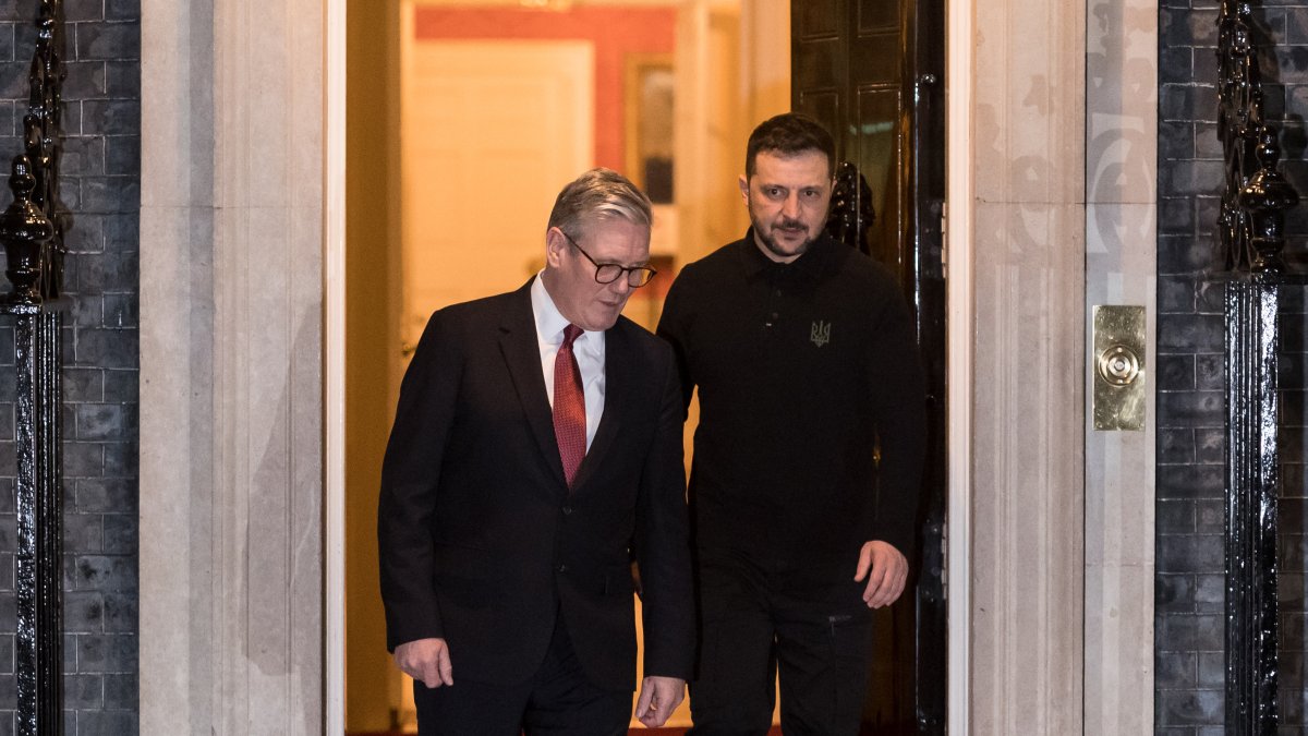 Zelenskyy seeks support at emergency European summit after bruising ...