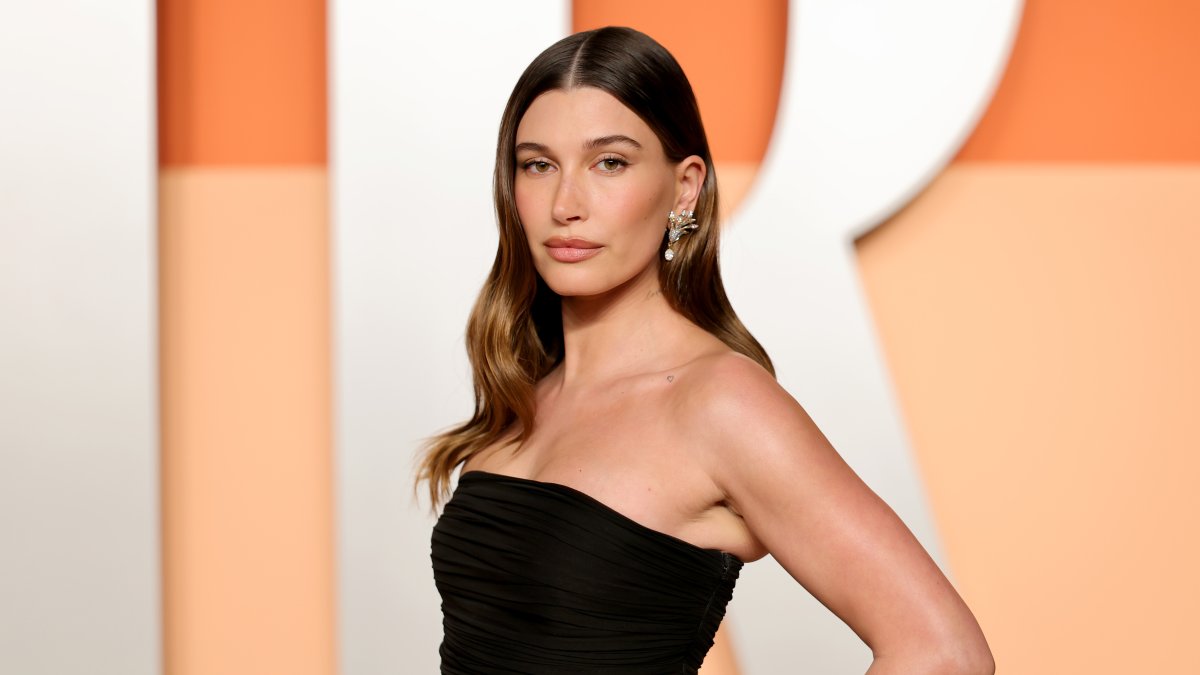 Hailey Bieber’s rep slams rumor she mocked Selena Gomez – NBC New York