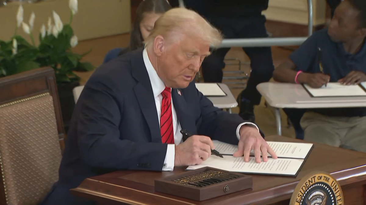 Trump signs executive order shuttering the Department of Education ...