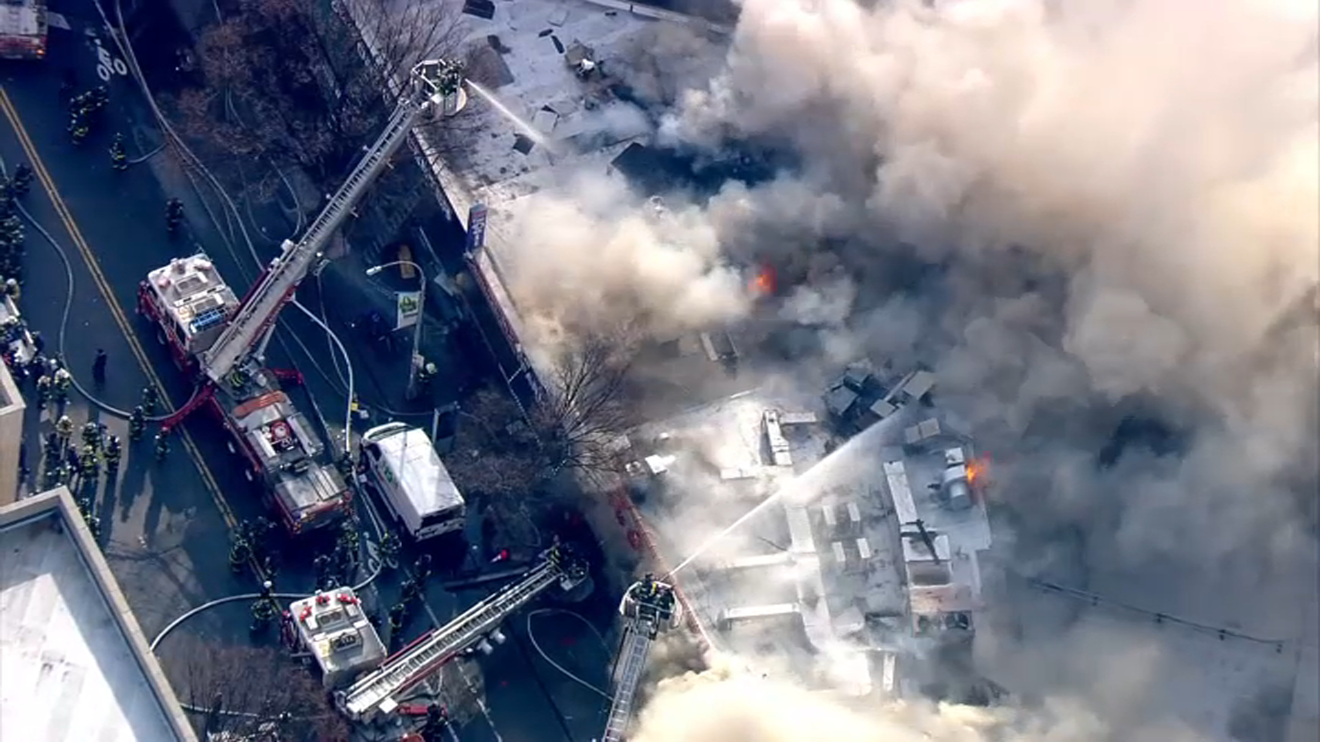 Bronx fire on Jerome Ave: FDNY brings 4-alarm response – NBC New York