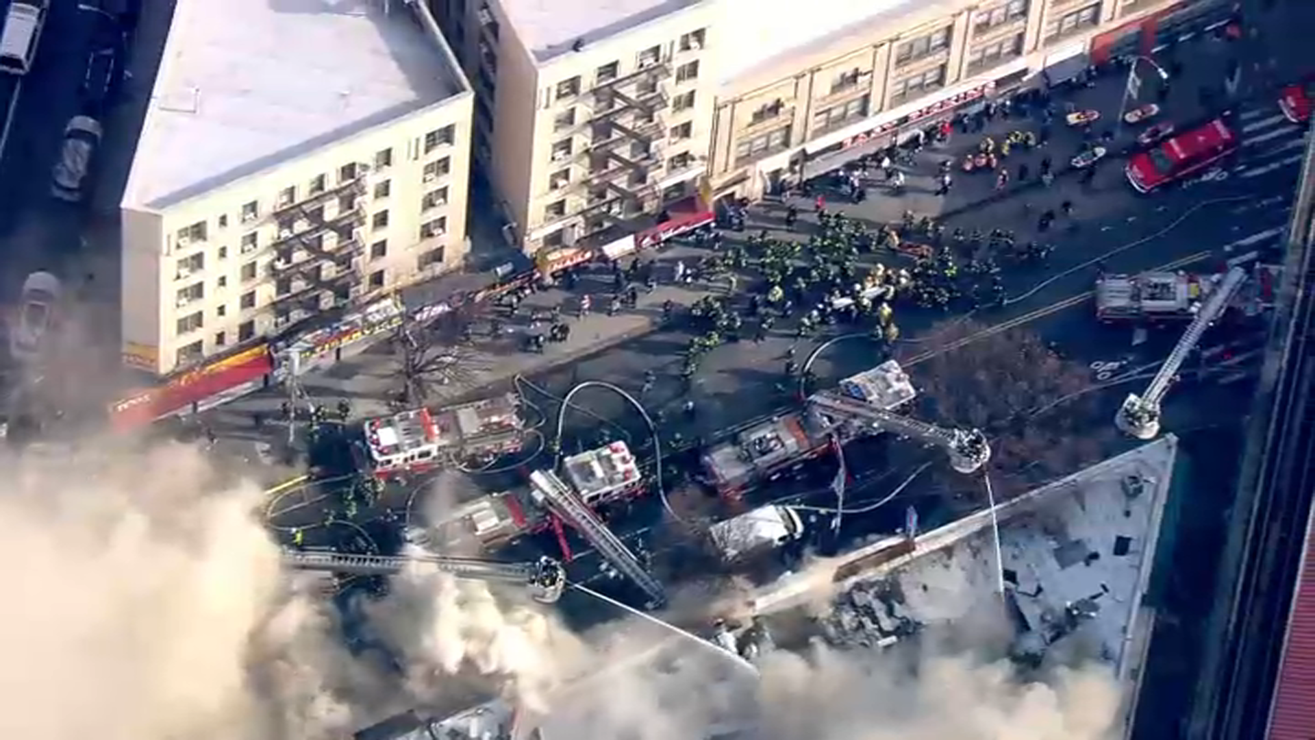 Bronx fire on Jerome Ave: FDNY brings 4-alarm response – NBC New York