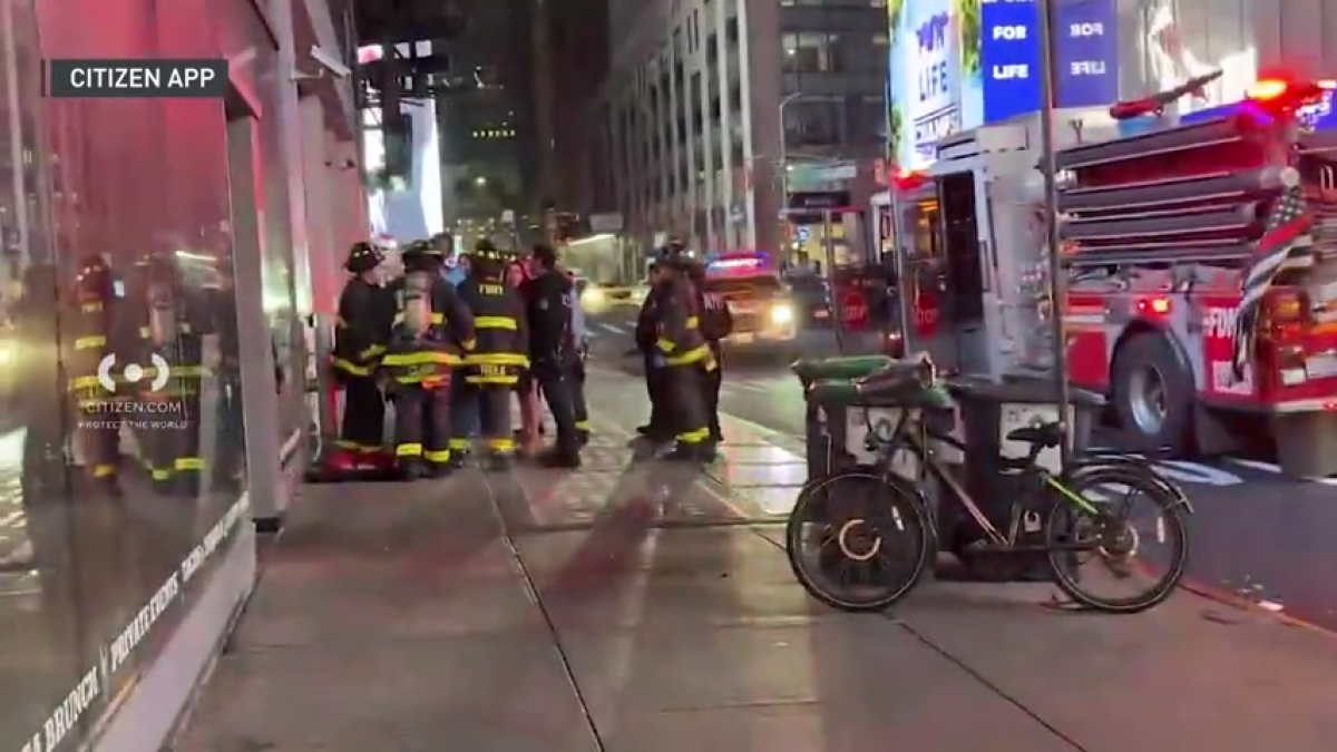 Times Square man set on fire: NYPD – NBC New York