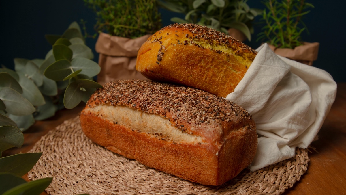 Crest Hill bread recalled after employee finds glass fragments – NBC New York