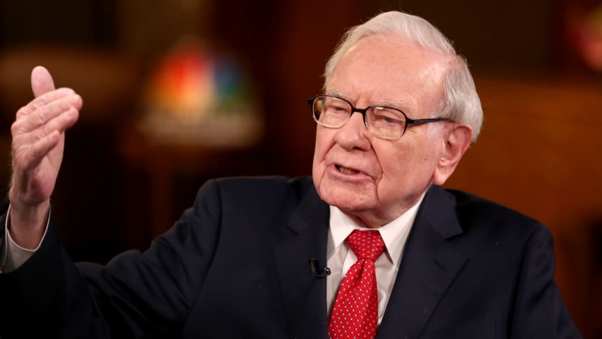 Buffett denies social media rumors after Trump shares wild claim that ...