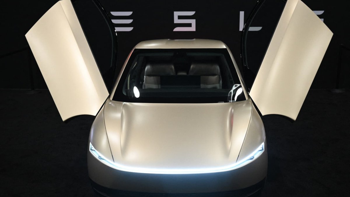 Tesla’s June robotaxi deadline looms as political backlash builds over ...