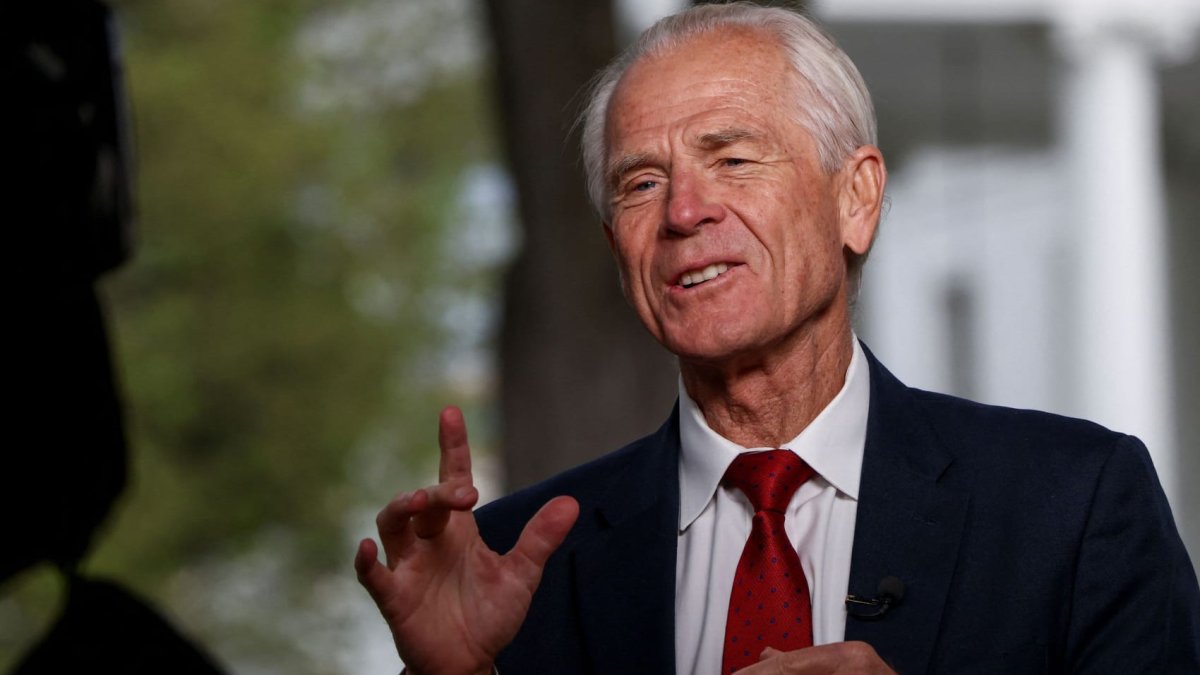 Trump trade advisor says stock market plunge ‘No big deal’: Live ...