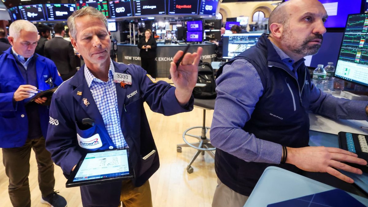 Dow closes 400 points higher, but ends session well off the highs of ...