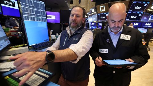 S&P 500 closes higher for a fourth day in a row, notches 4% gain for ...