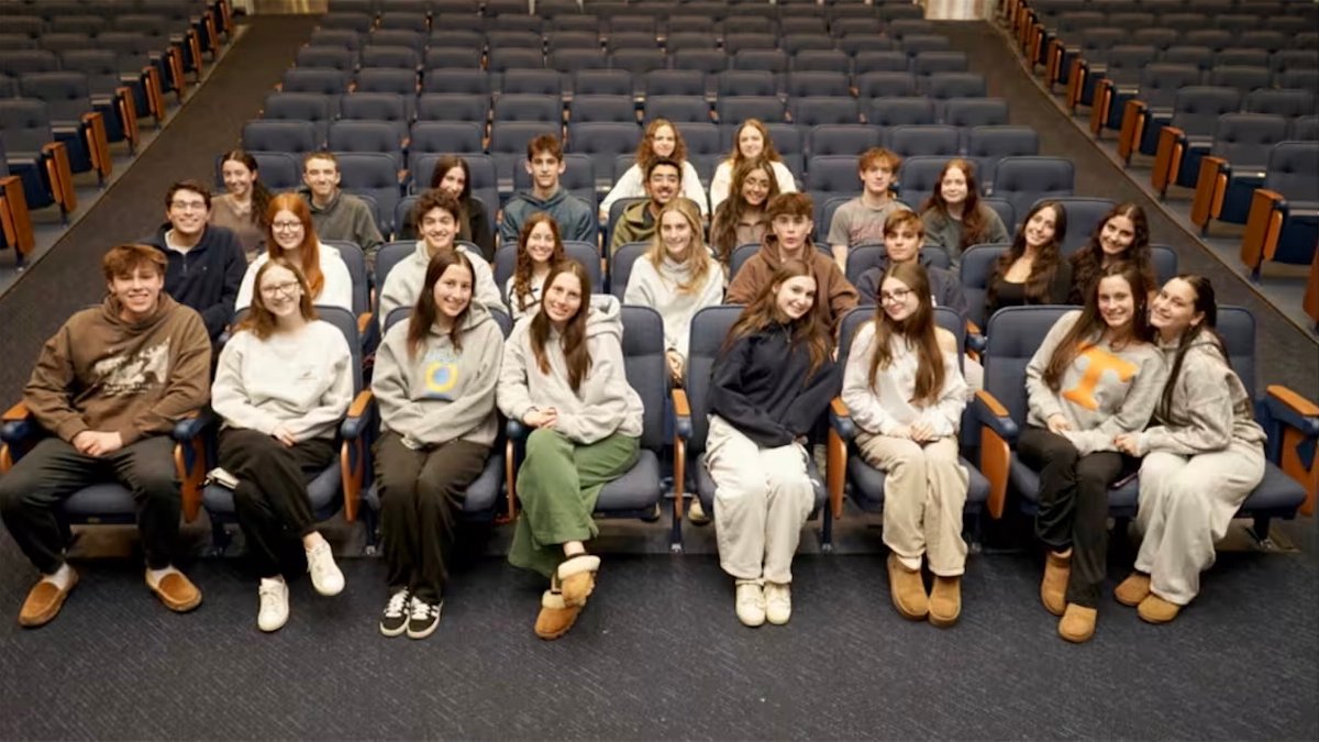 Long Island high school has 15 sets of twins graduating – NBC New York