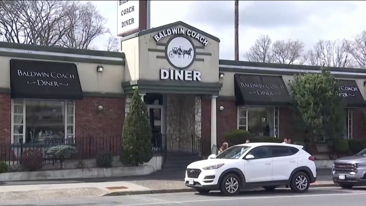 Beloved Baldwin Coach Diner on Long Island closes after 60 years – NBC ...